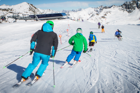Learning to Ski as an Adult: 3 Tips for Beginners – Carv