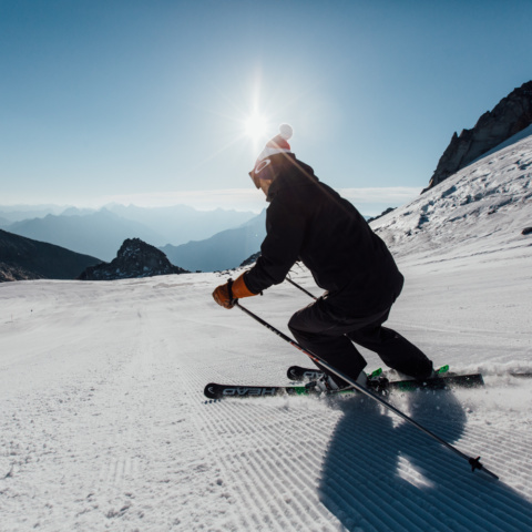 Learning to Ski as an Adult: 3 Tips for Beginners – Carv